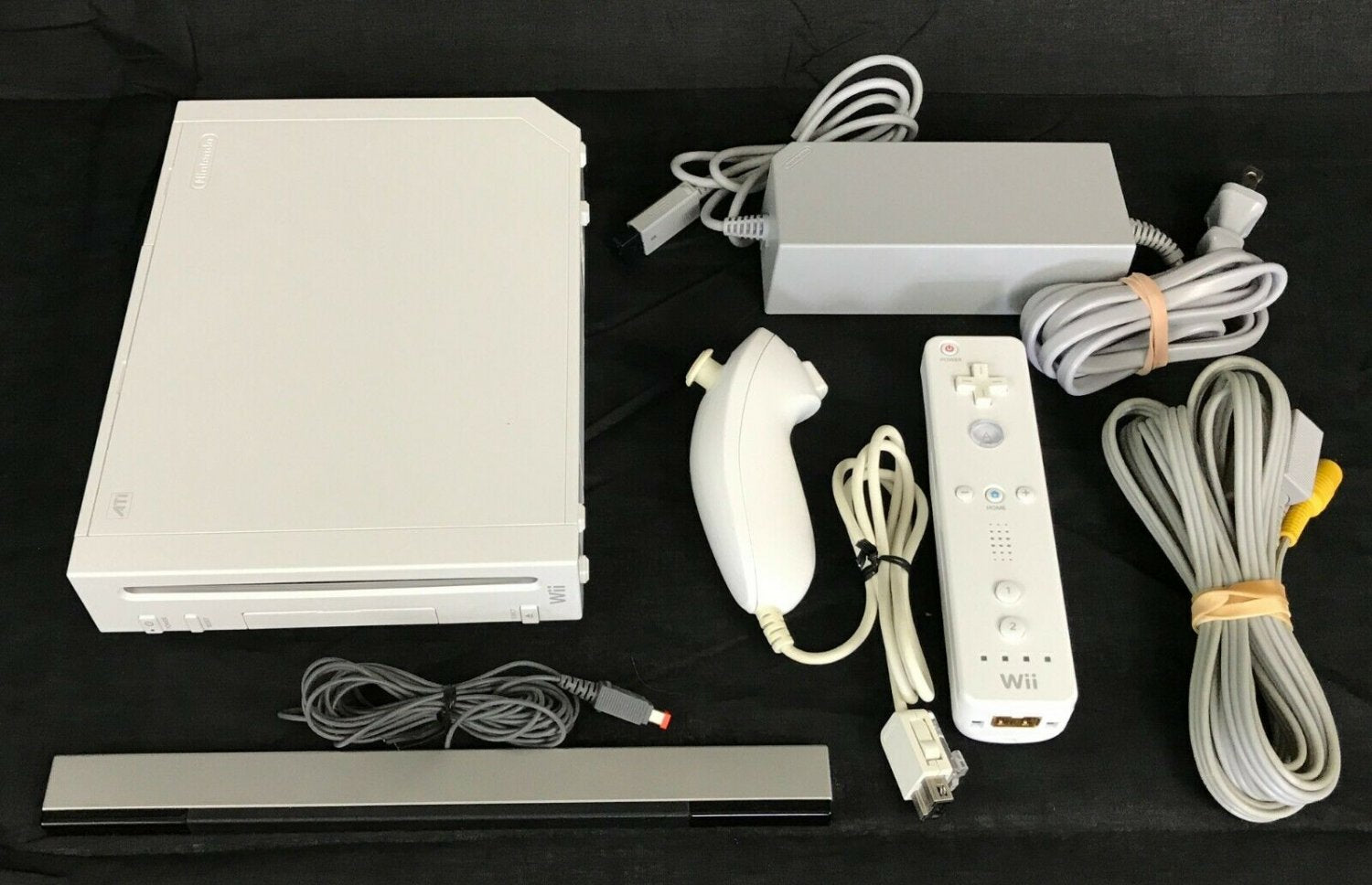 Restored Nintendo Wii Console, White [Refurbished]